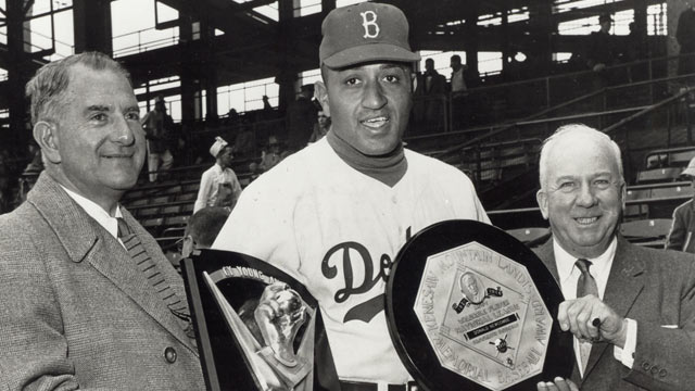 DON NEWCOMBE, THE LEGENDARY GOAT OF MLB PITCHING, BECAME THE 1ST ...